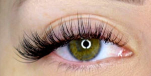 The Ultimate Guide to Cat Eye Lash Extensions